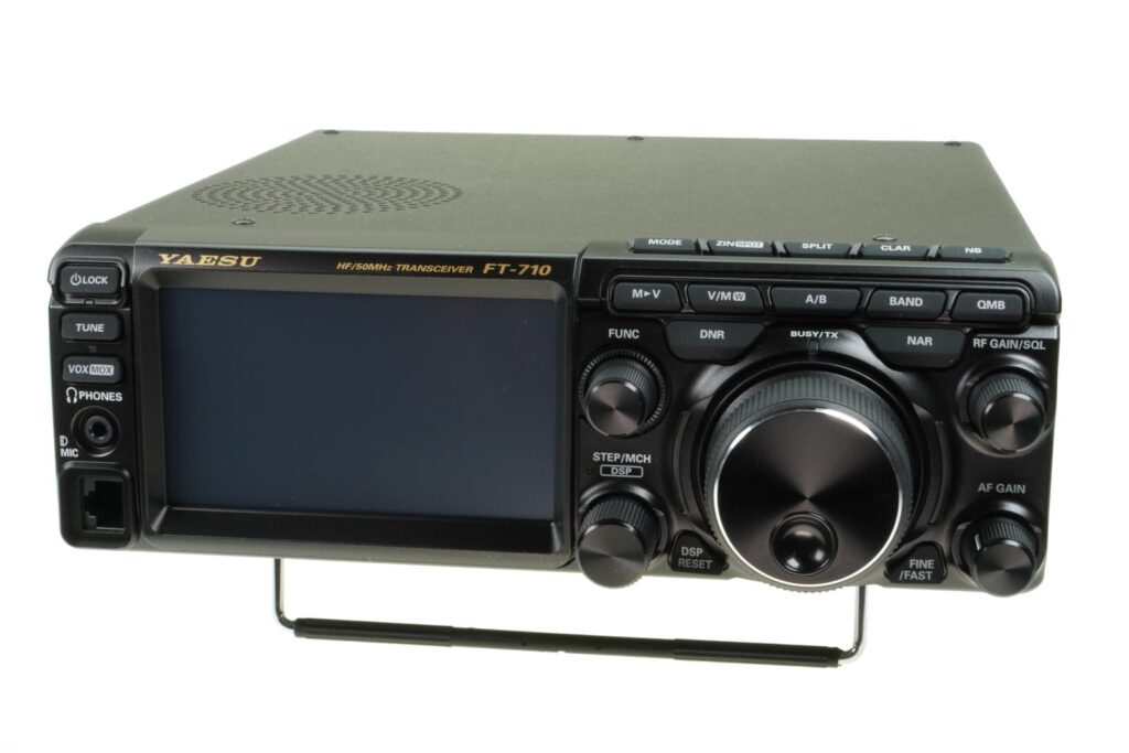Yaesu FT-710 AESS Base Décamétrique HF/50MHz SDR 100W + HP externe - GoTechnique